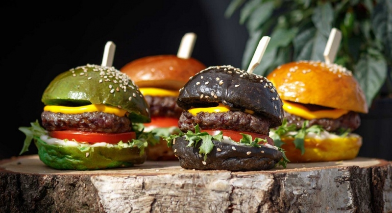 Burger Aréna: největší streetfoodový festival na Motosalonu × Motoforum.cz