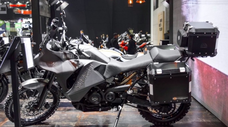 Harley-Davidson 750 Stealth Adventure: enduro cruiser × Motoforum.cz