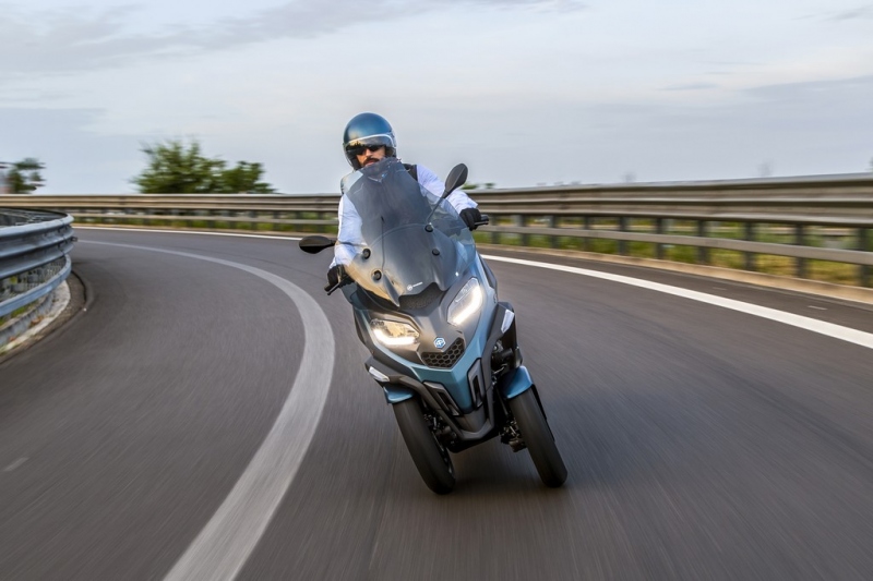 Piaggio MP3 530 2022: první skútr s radarem × Motoforum.cz