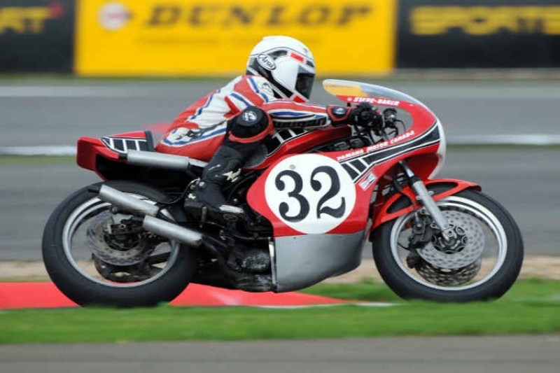 Vzpomínka na Barryho Sheena: Crosby, Gardner, Hartog & Co. × Motoforum.cz